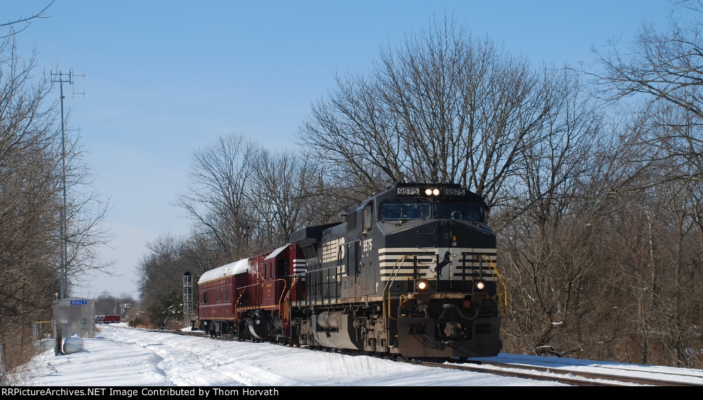 NS 905, aka NS's Geometry Train, heads east past CP SULLY